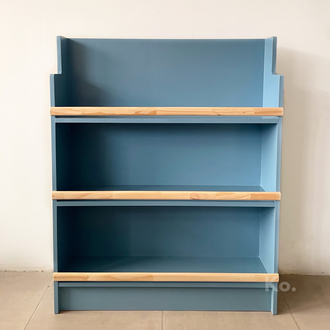 (A PEDIDO) Librero Color Azul – Creado en Chile
